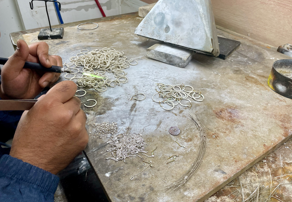 Lo sfruttamento dei lavoratori nel distretto orafo di Arezzo