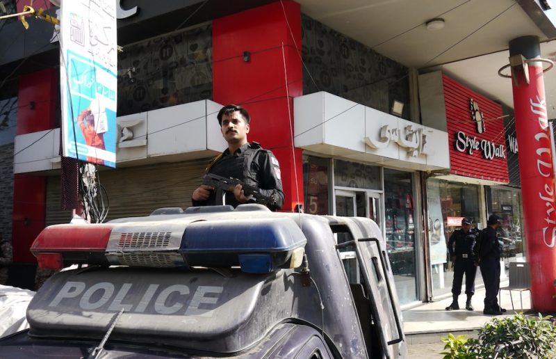 Gli attacchi ai ristoranti KFC in Pakistan - Il Post