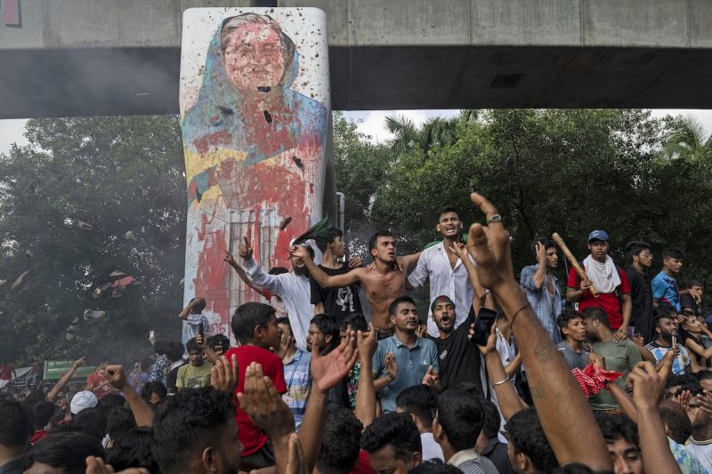 Sheikh Hasina continua a fare politica dal suo nascondiglio in India